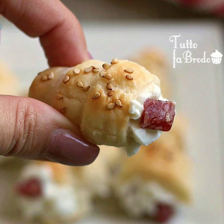 CANNOLI SALATI RUSTICI CON RICOTTA e salame - Tutto fa Brodo in Cucina