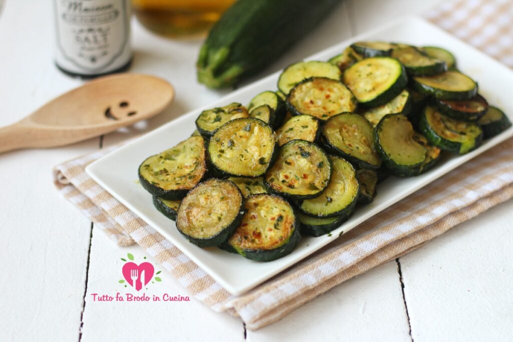 RICETTA ZUCCHINE TRIFOLATE contorno base classico - Tutto fa Brodo in ...