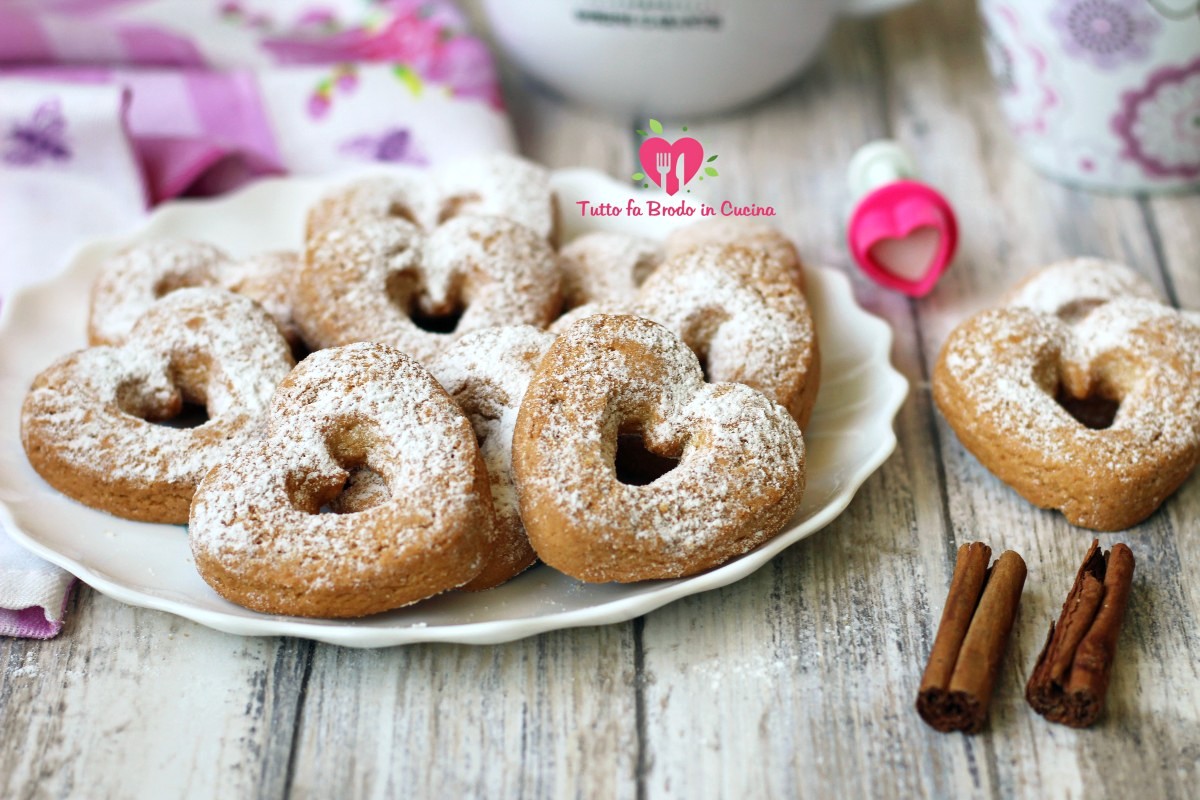 BISCOTTI CUORICINI ALLA CANNELLA - Tutto fa Brodo in Cucina