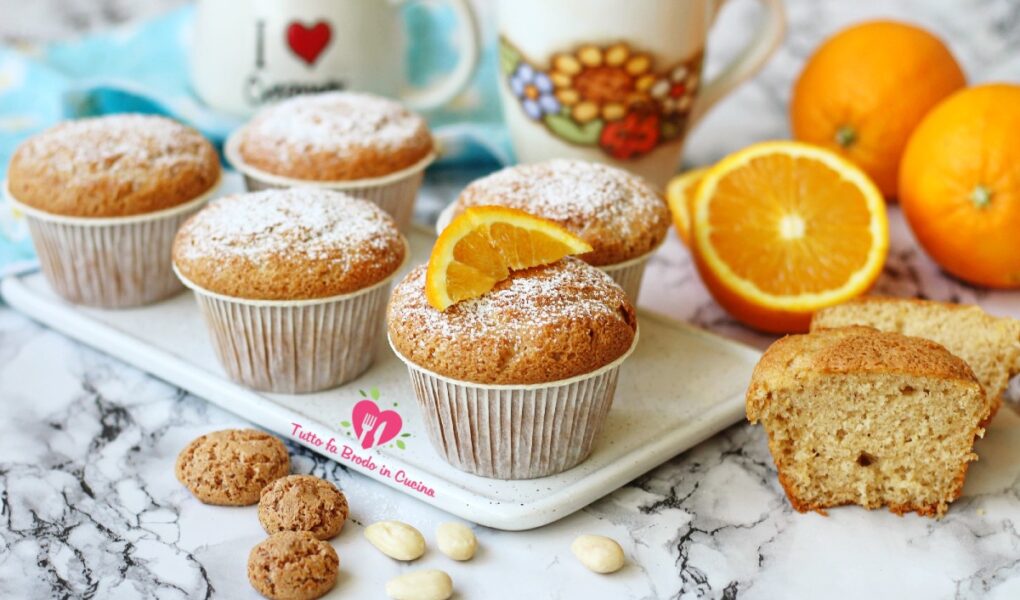 MUFFIN ALL’ARANCIA E AMARETTI BIMBY - Tutto fa Brodo in Cucina