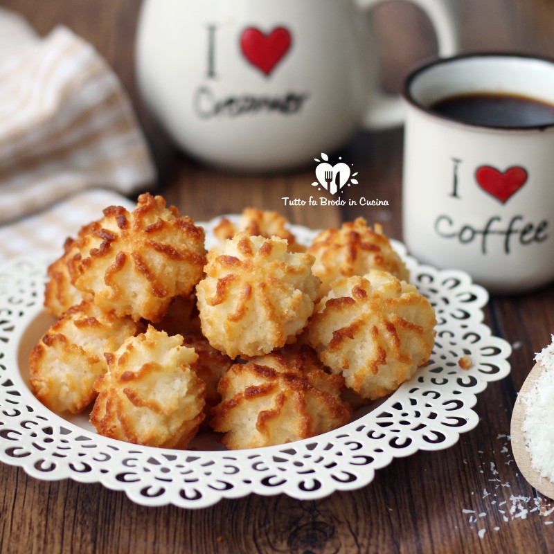 BISCOTTI DOLCETTI AL COCCO con soli 3 ingredienti - Tutto fa Brodo in Cucina